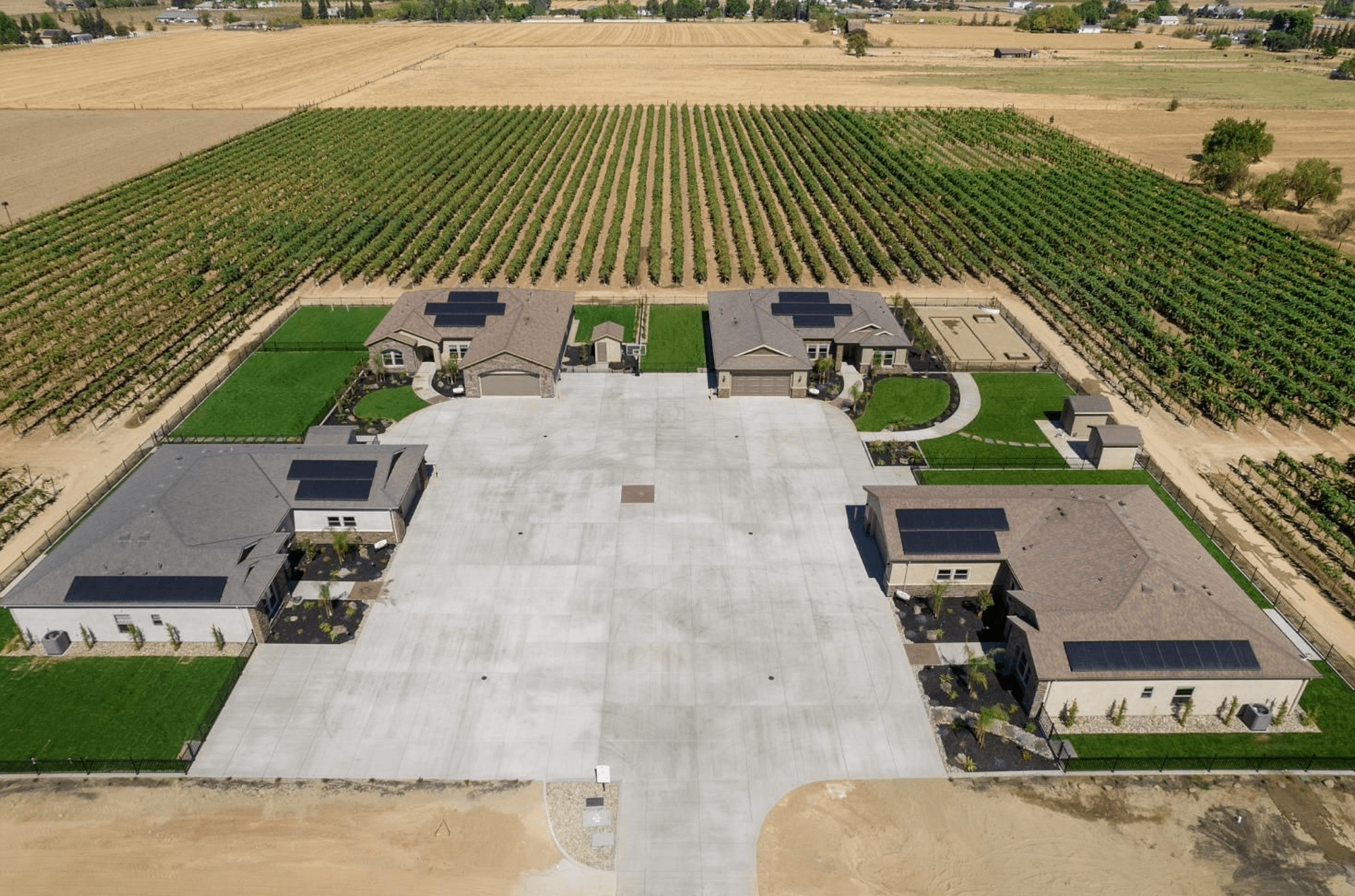 20 Acre Estate With 4 Homes And A Vineyard (PHOTOS)