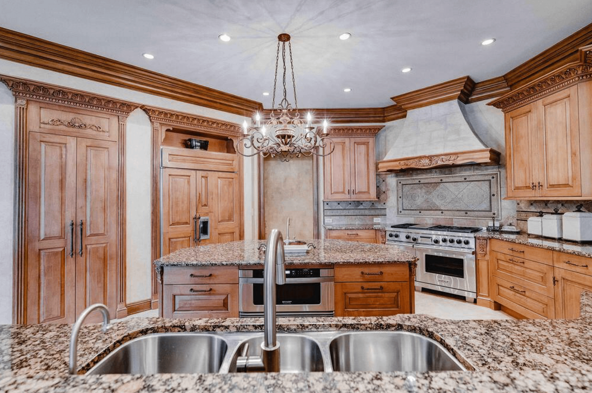 10 Acre Gated Estate In Lexington, Kentucky (PHOTOS)