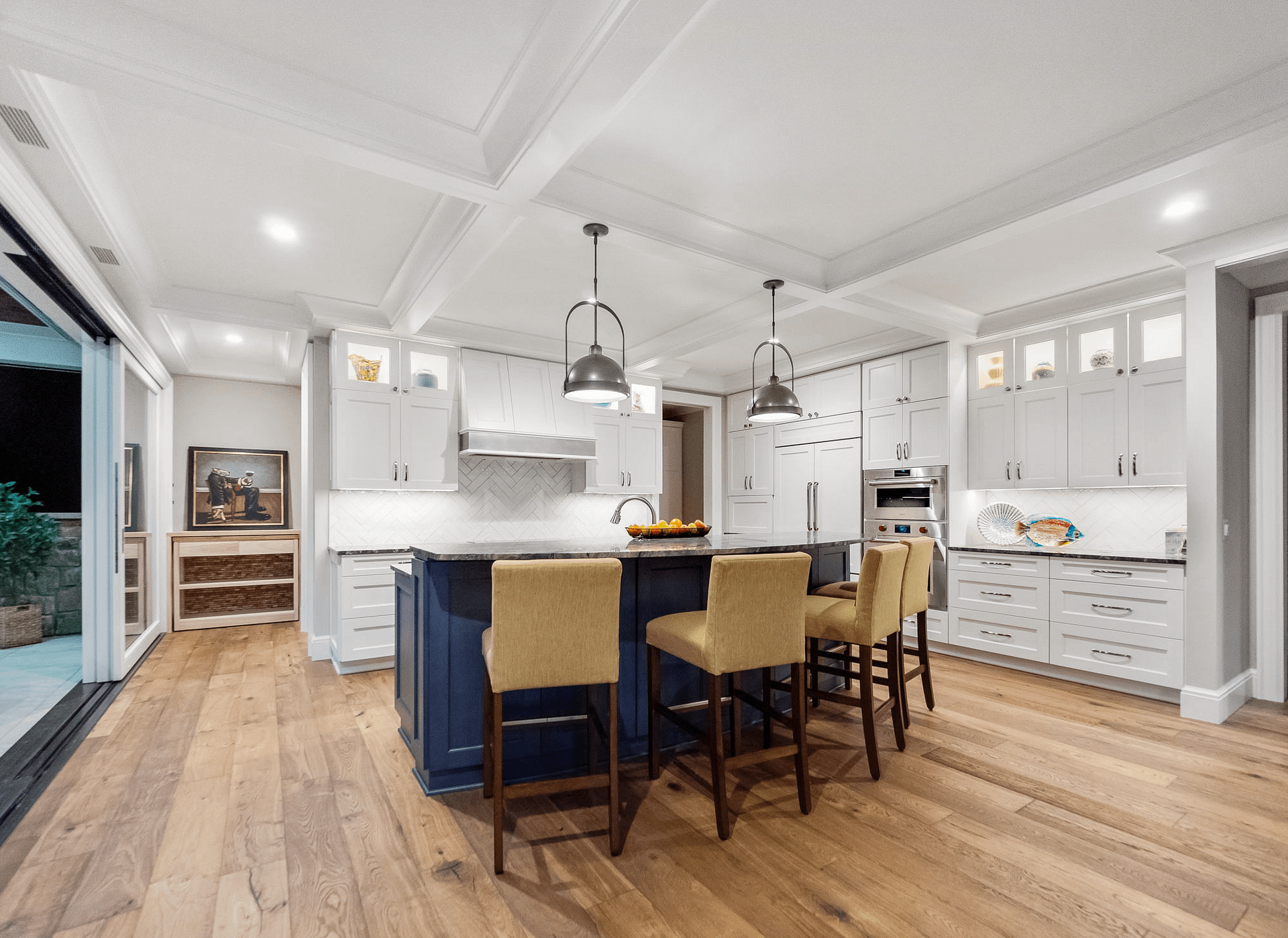 Stunning Lakefront Home By AZD Associates, Inc (PHOTOS + VIDEO) - Homes ...