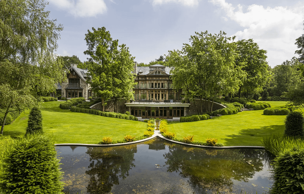 Incredible Estate In The Netherlands (PHOTOS)