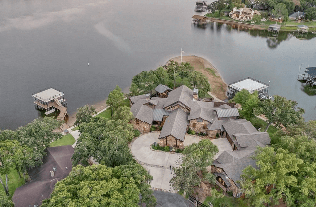 $6.9 Million Lakefront Home In Mabank, Texas (PHOTOS)