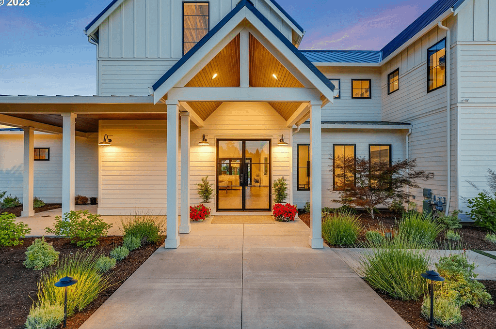 Modern Farmhouse On 10 Acres In Oregon (PHOTOS)