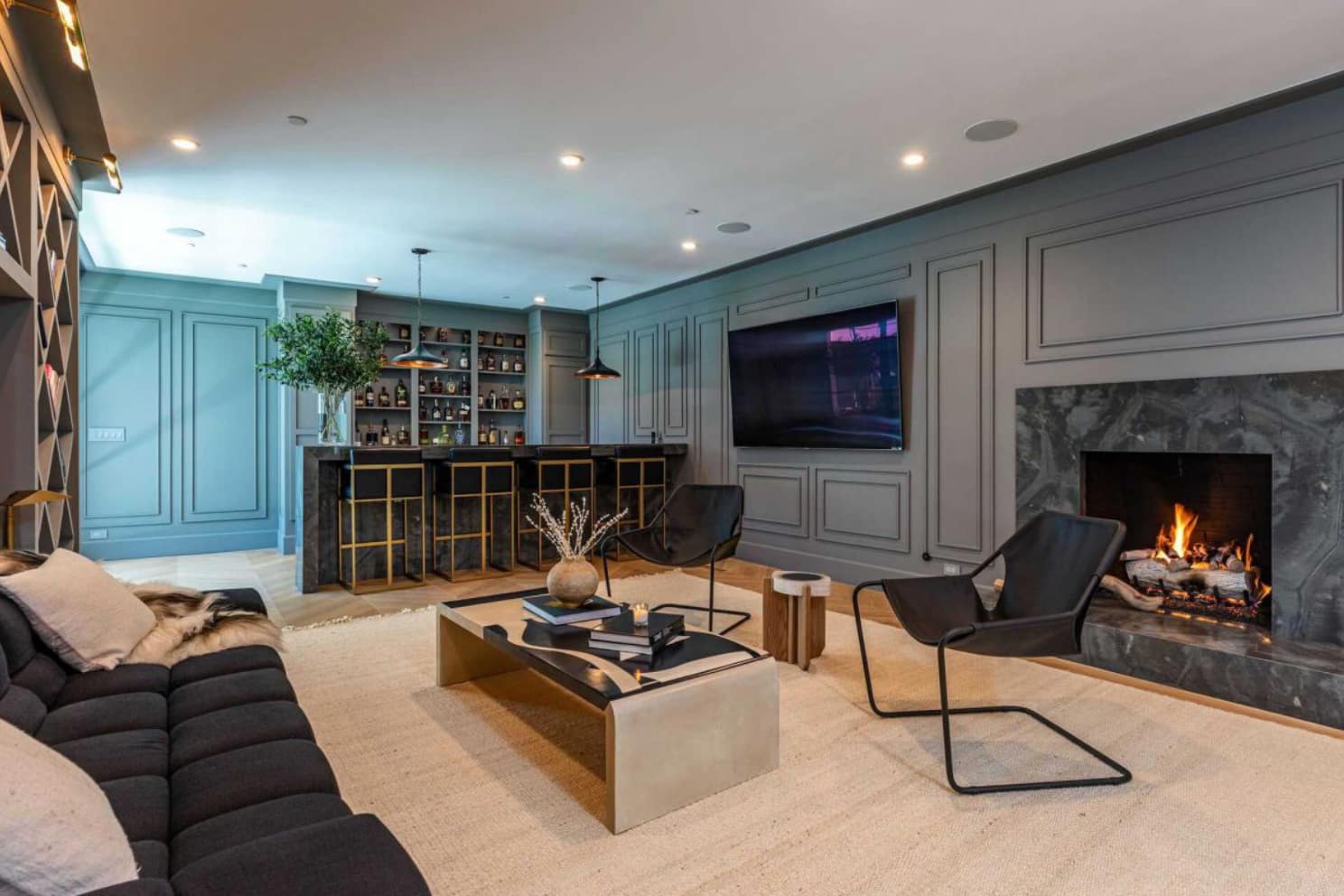 Inside Rihanna's $13 Million Beverly Hills Home (PHOTOS)