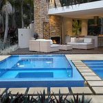 A Look At Some Infinity Edge Spas - Homes of the Rich