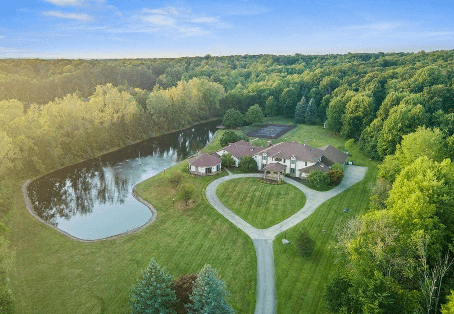 Ohio Home On 17 Acres With Pond & Tennis Court (PHOTOS)