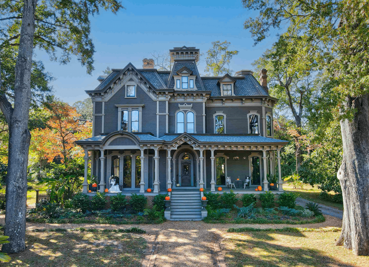Inside The Stranger Things Home (PHOTOS)