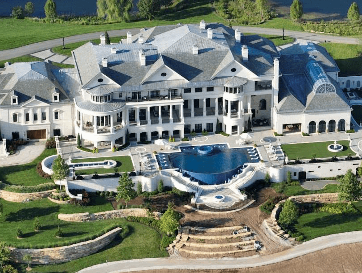 70,000 Square Foot Missouri Mega Mansion (PHOTOS)