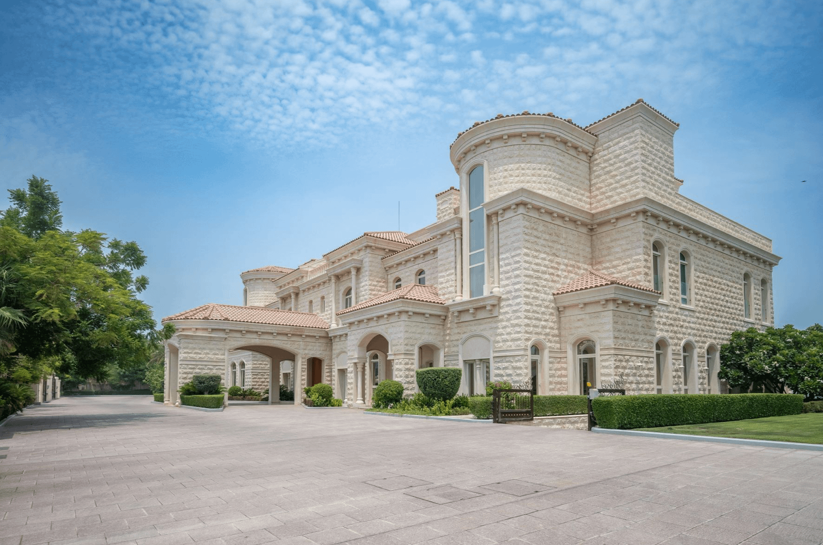 36,000 Square Foot Mega Home In Doha, Qatar (PHOTOS)
