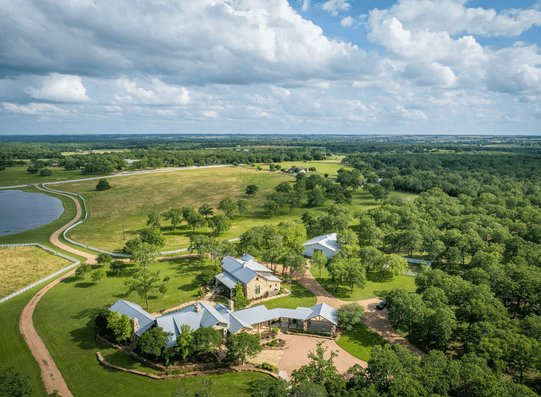 90 Acre Texas Ranch For Sale With 2 Guest Houses And Barn