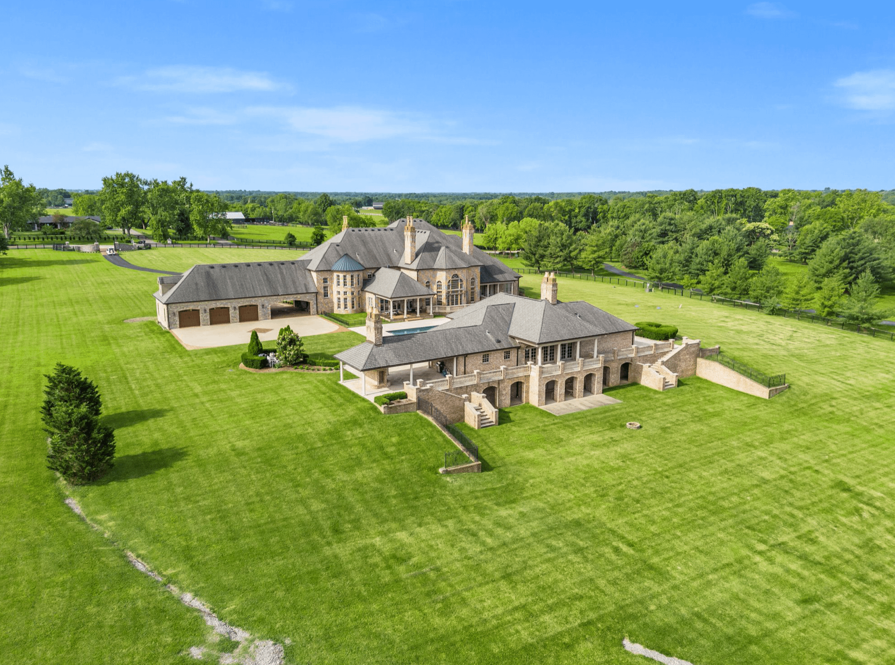 10 Acre Gated Estate In Lexington, Kentucky (PHOTOS)