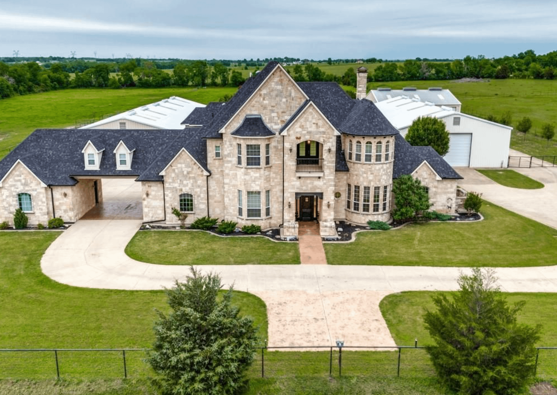 15-Acre Texas Estate With Barn, Two Storage Buildings & Pond