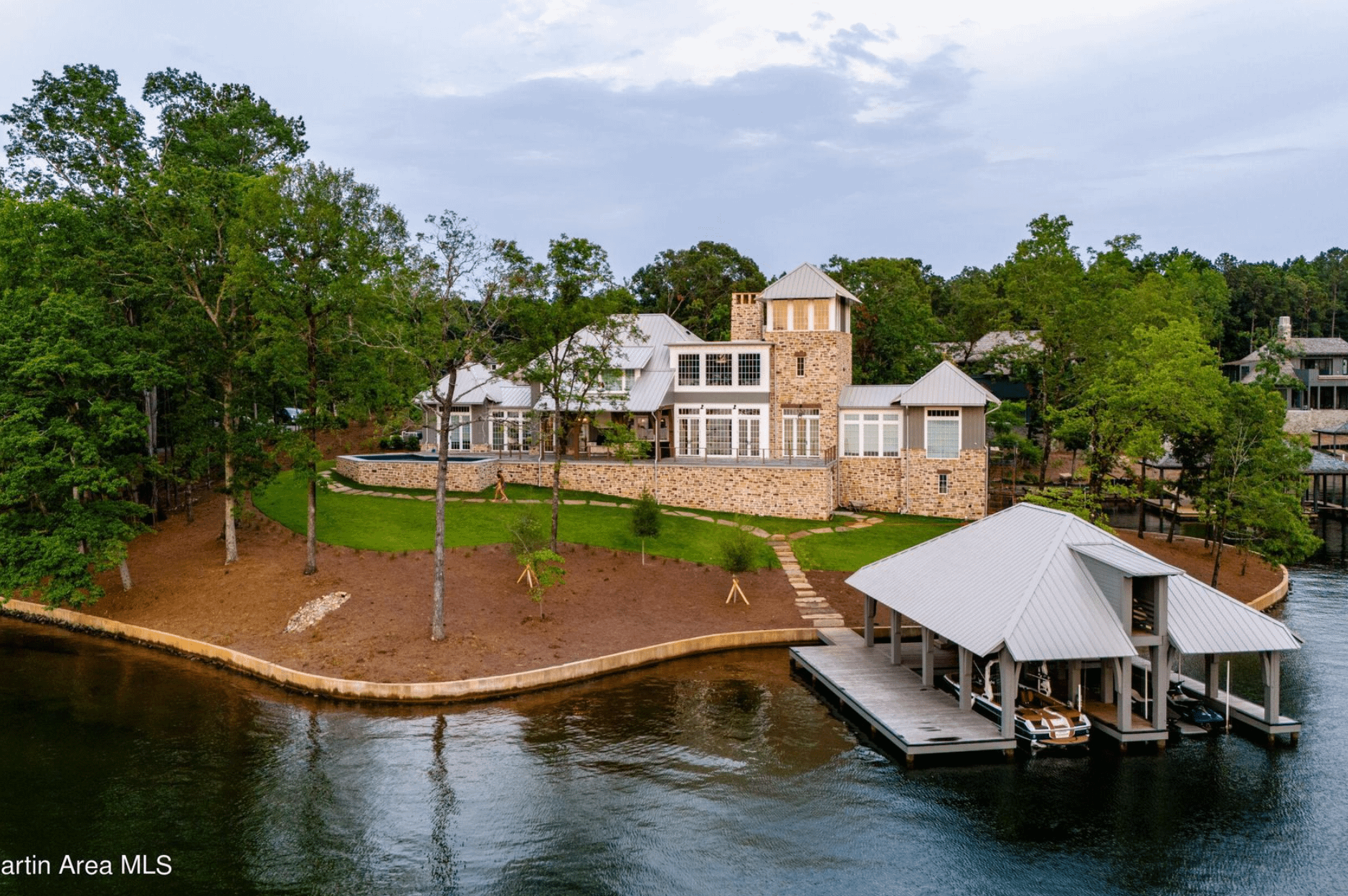 Lakefront New Build With Pool And Covered Dock (PHOTOS)