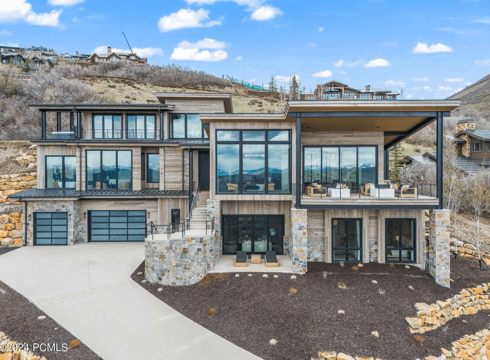 Contemporary New Build In A Gated Community In Utah