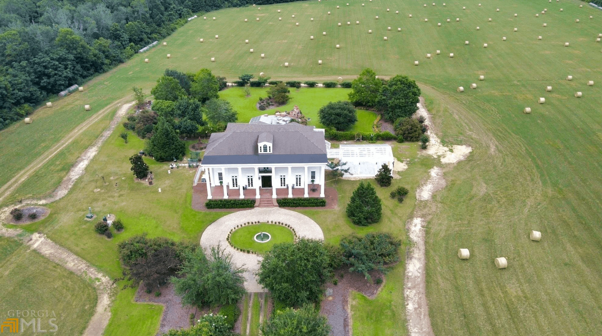 Colonial Home On 62 Acres In Georgia (PHOTOS)