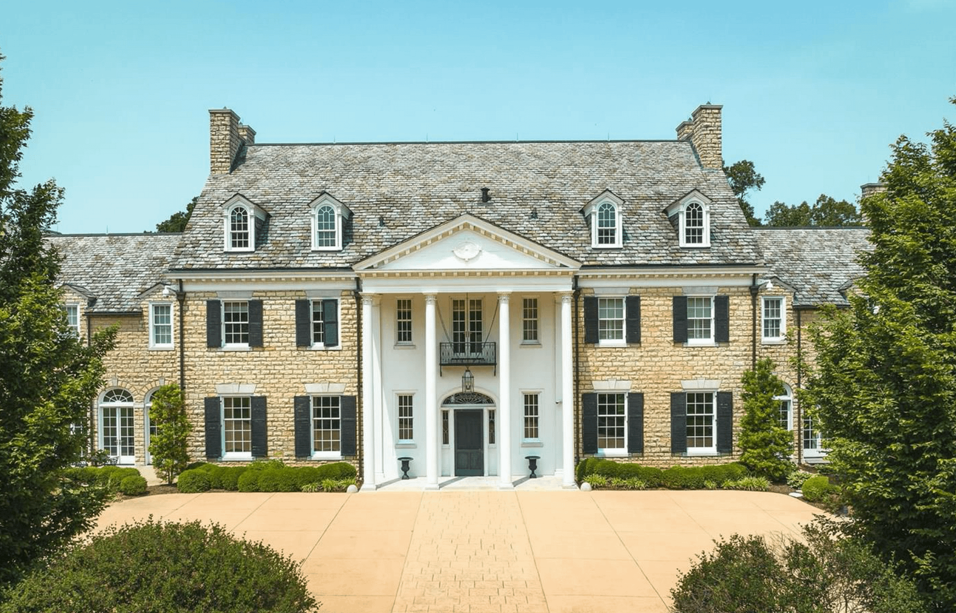 Grand 32 Acre Estate In Alton, Illinois (PHOTOS)