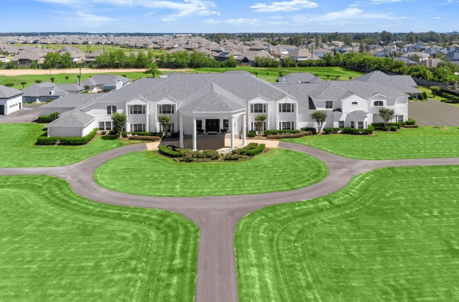 Massive Family Compound In Spring, Texas (PHOTOS)