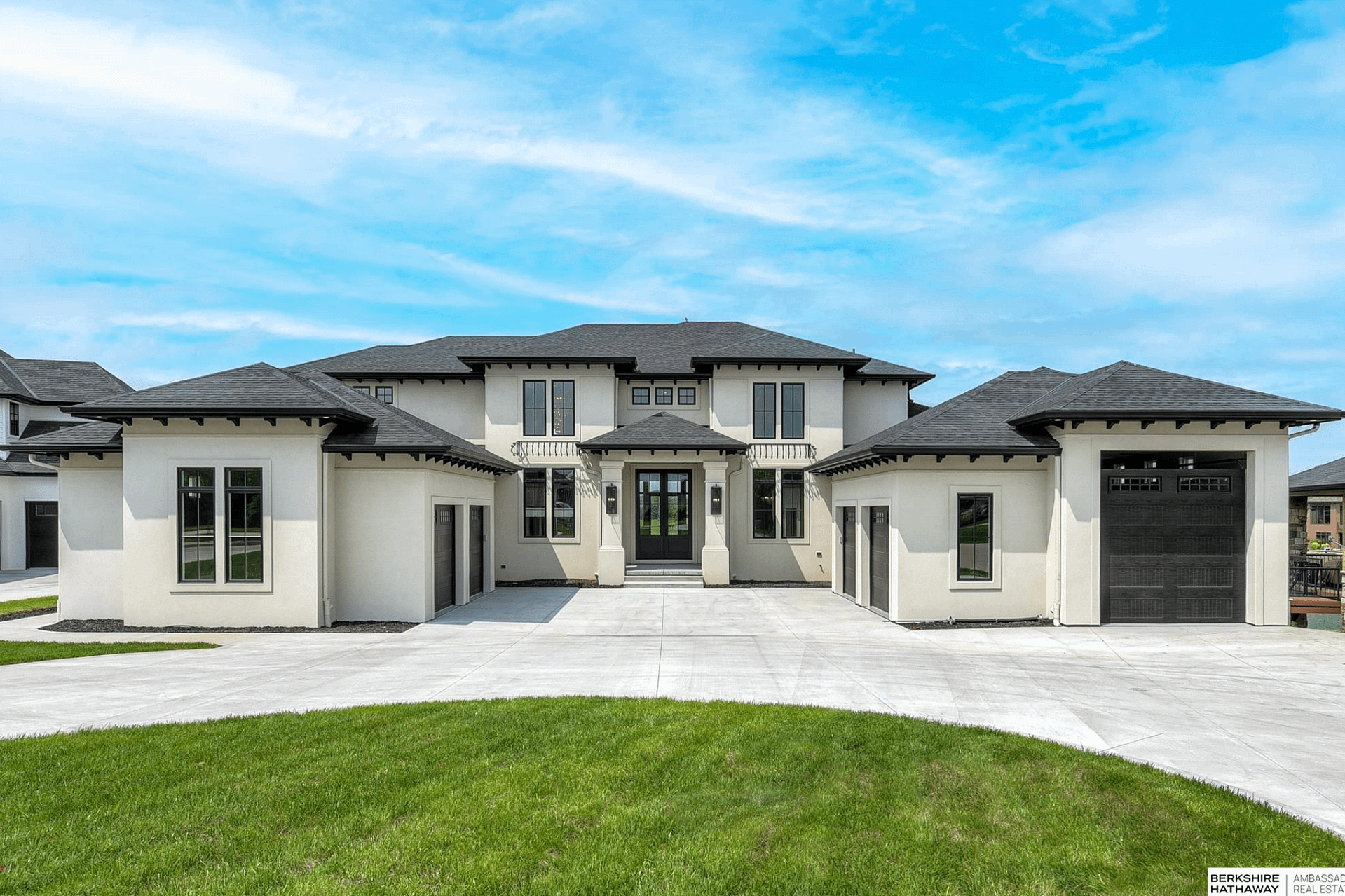 Lakefront New Build In Bennington, Nebraska (PHOTOS)