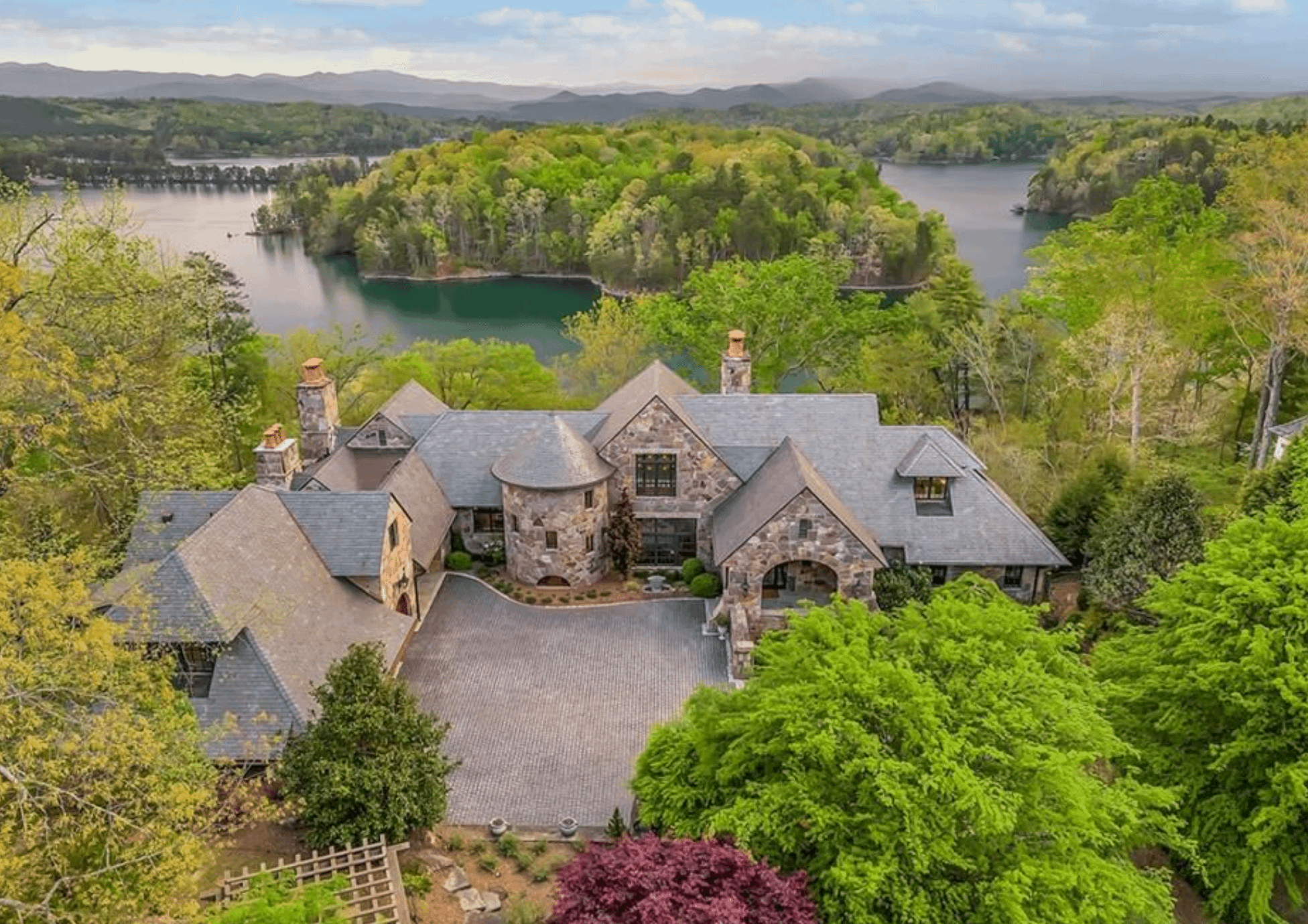 Lakefront Stone Home In Sunset, South Carolina