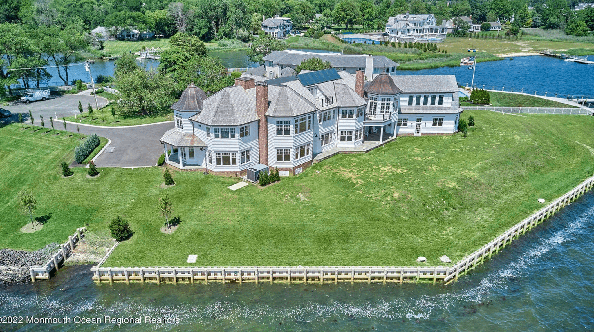 $7.95 Million Waterfront New Build In Rumson, New Jersey (PHOTOS)