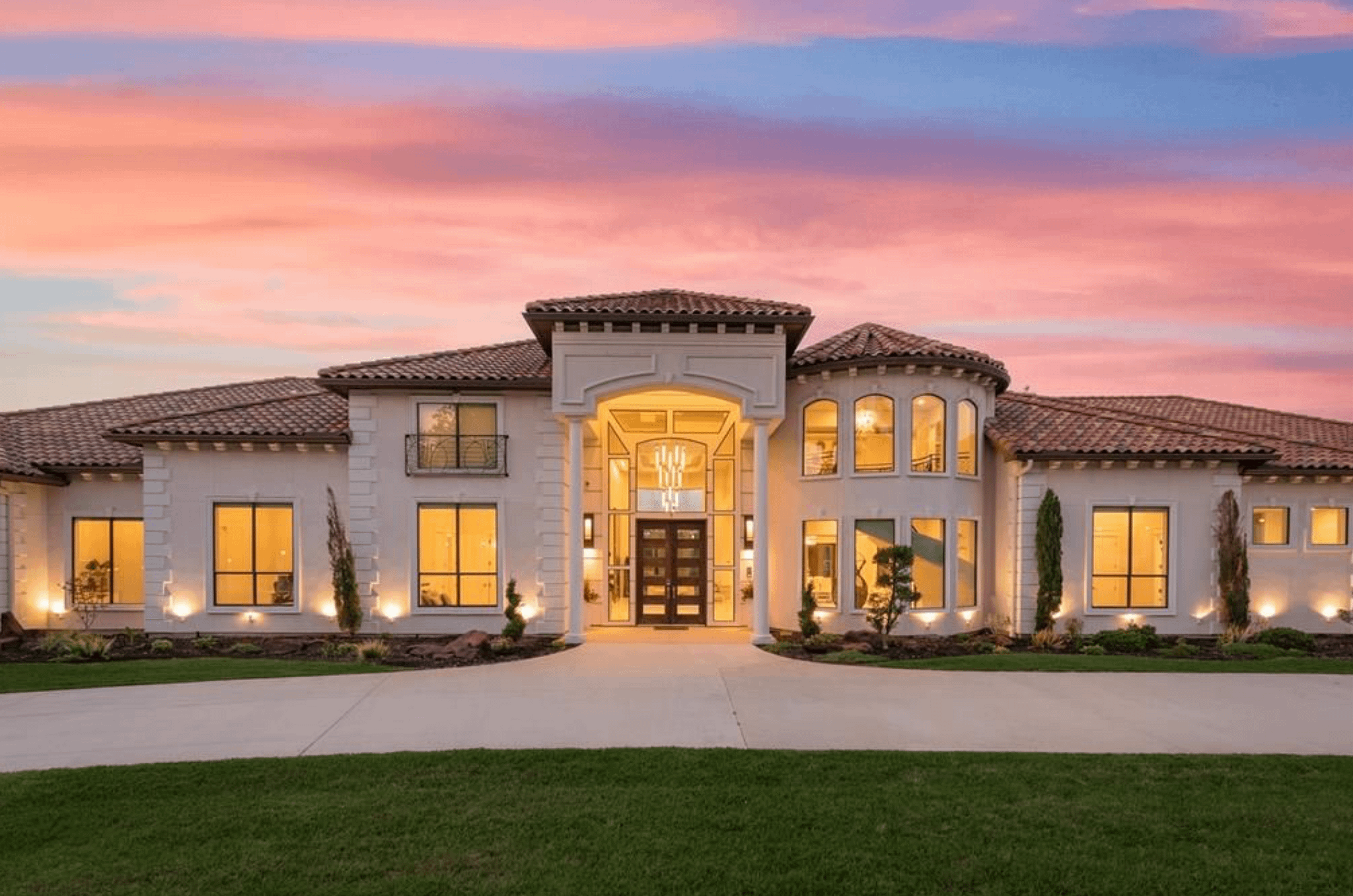 Texas Home With 7-Car Garage & Sports Court (PHOTOS)
