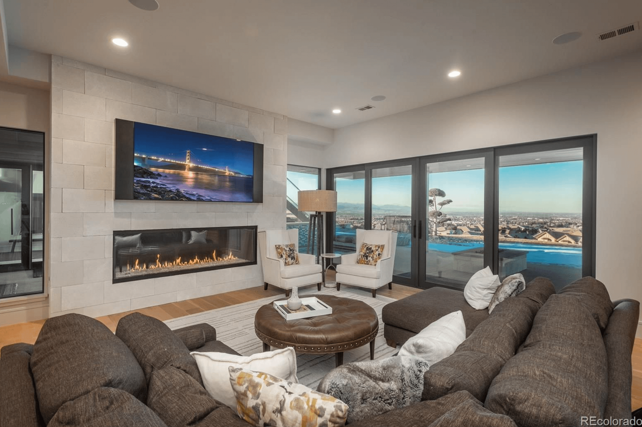 Contemporary Home In Highlands Ranch, Colorado (PHOTOS)