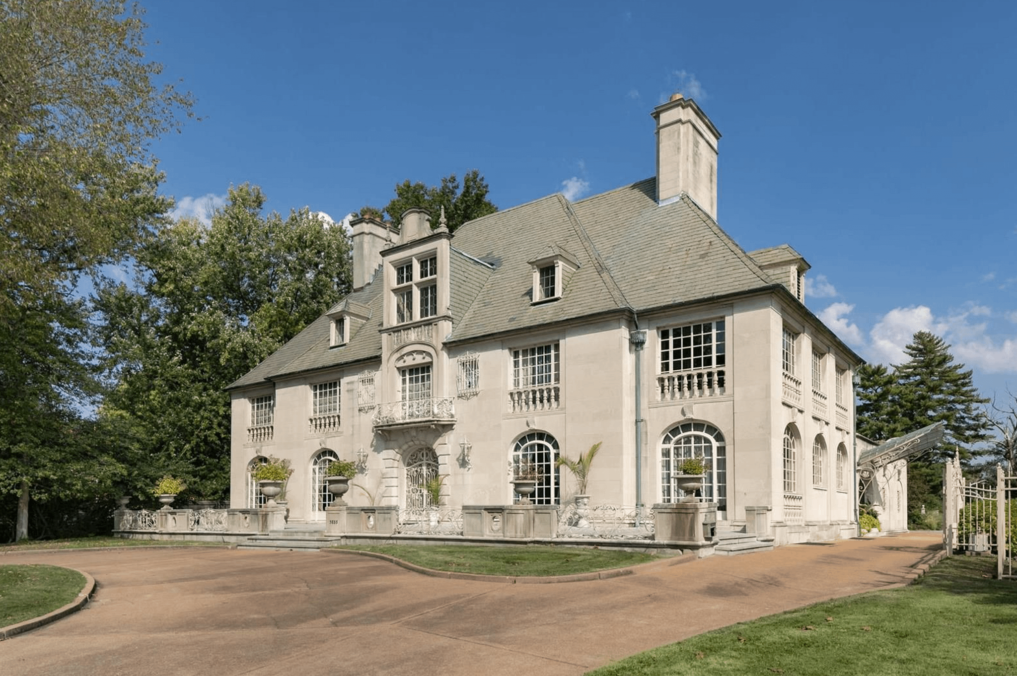Historic Stone Home In Saint Louis, Missouri (PHOTOS)