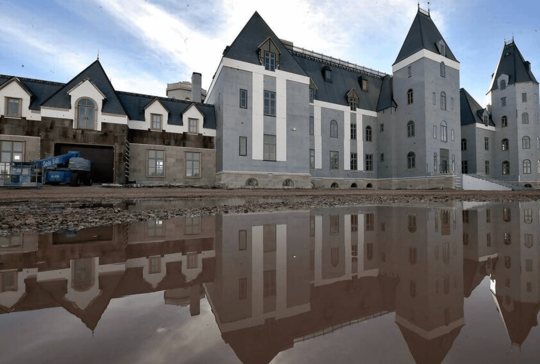 Pensmore - A 72,000 Square Foot Mega Home In Missouri