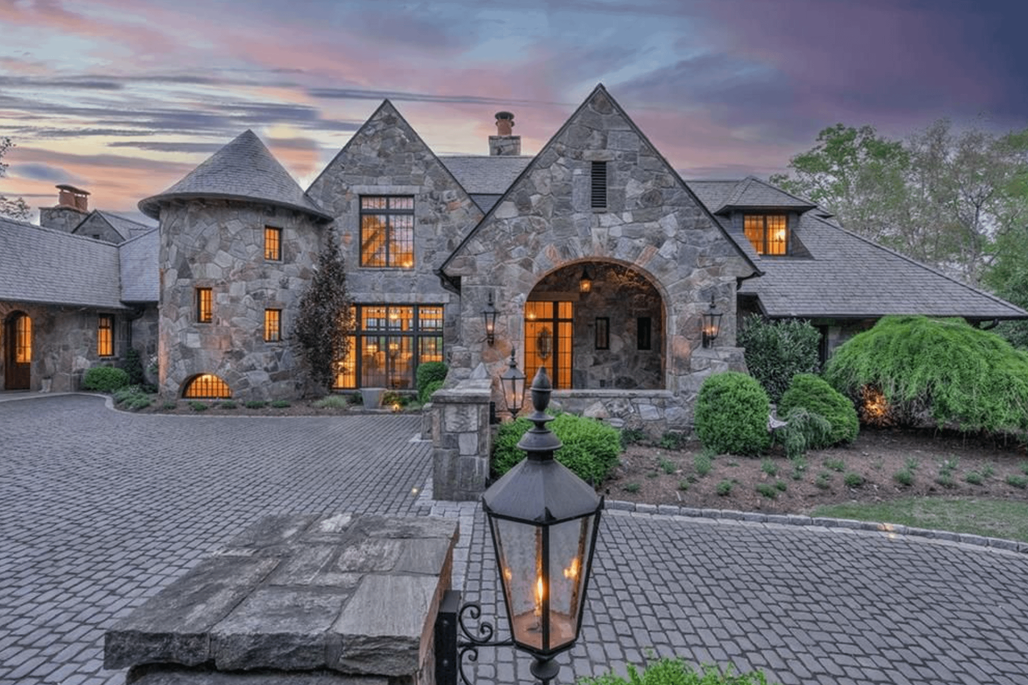 Lakefront Stone Home In Sunset, South Carolina