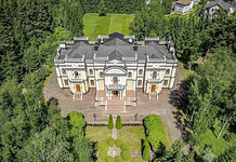 Larry "House's" REALLY big house! - Homes of the Rich