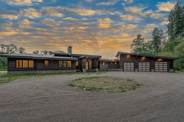Contemporary Riverfront New Build In Washington (PHOTOS)
