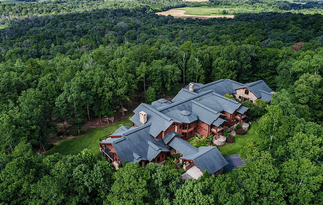 Alabama Log Home On 176 Acres With Indoor Pool (PHOTOS)