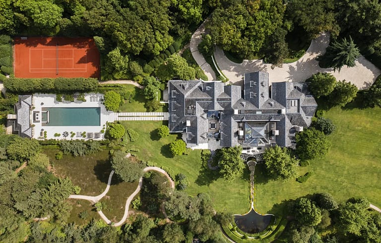 Incredible Estate In The Netherlands (PHOTOS)