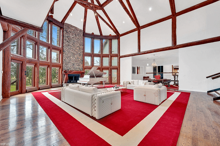 R. Kelly's Former Illinois Home (PHOTOS + FLOOR PLANS)