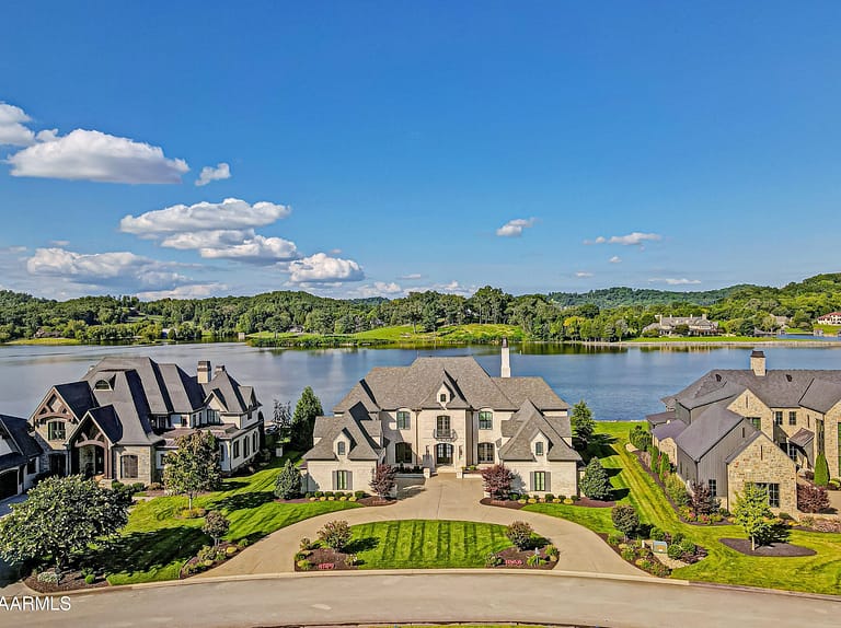$4 Million Waterfront Home In Tennessee (PHOTOS)