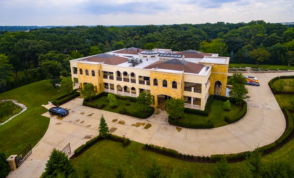 Villa Taj - A Mega Mansion In Burr Ridge, Illinois - Homes of the Rich
