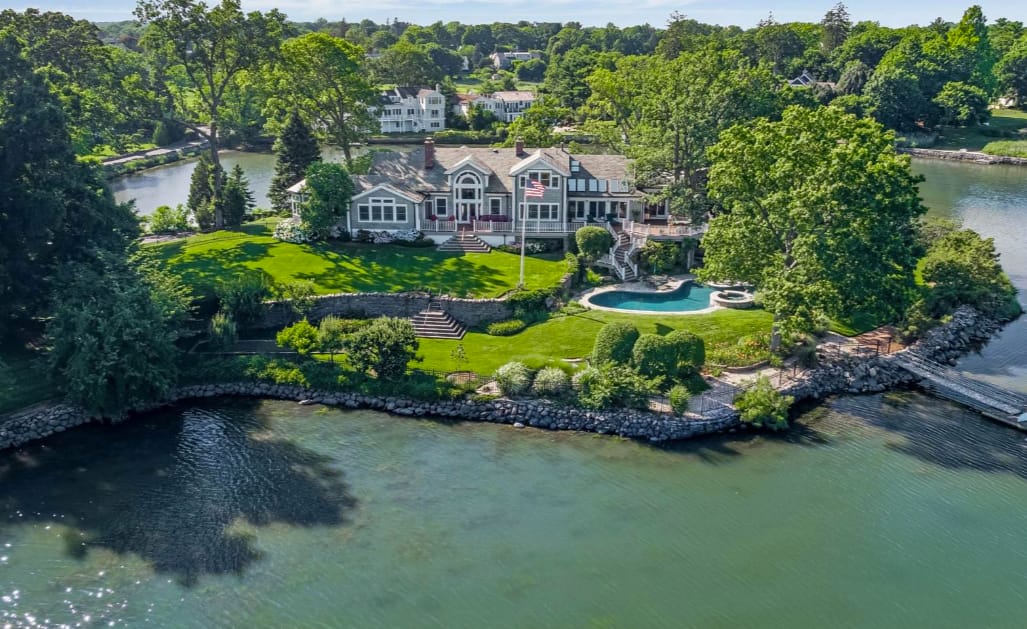 Bion Island - Homes of the Rich