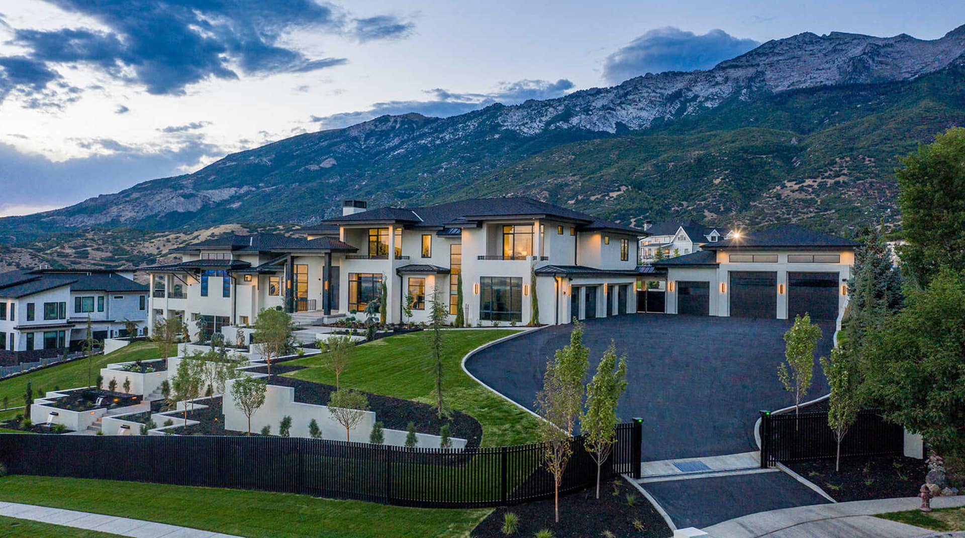 Amazing Contemporary Utah Home (PHOTOS + 3D TOUR)