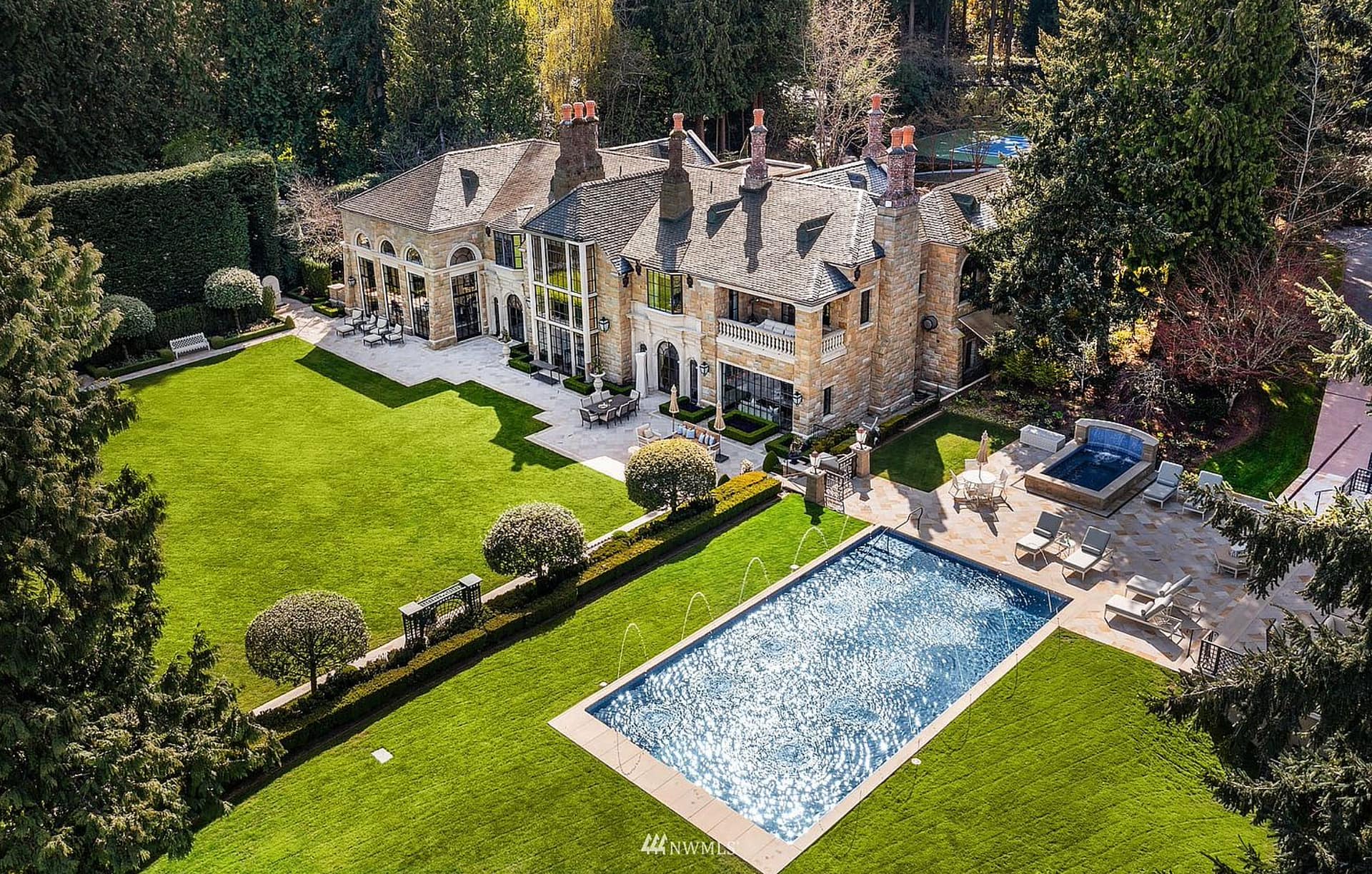 $70 Million Lakefront Estate In Hunts Point, Washington