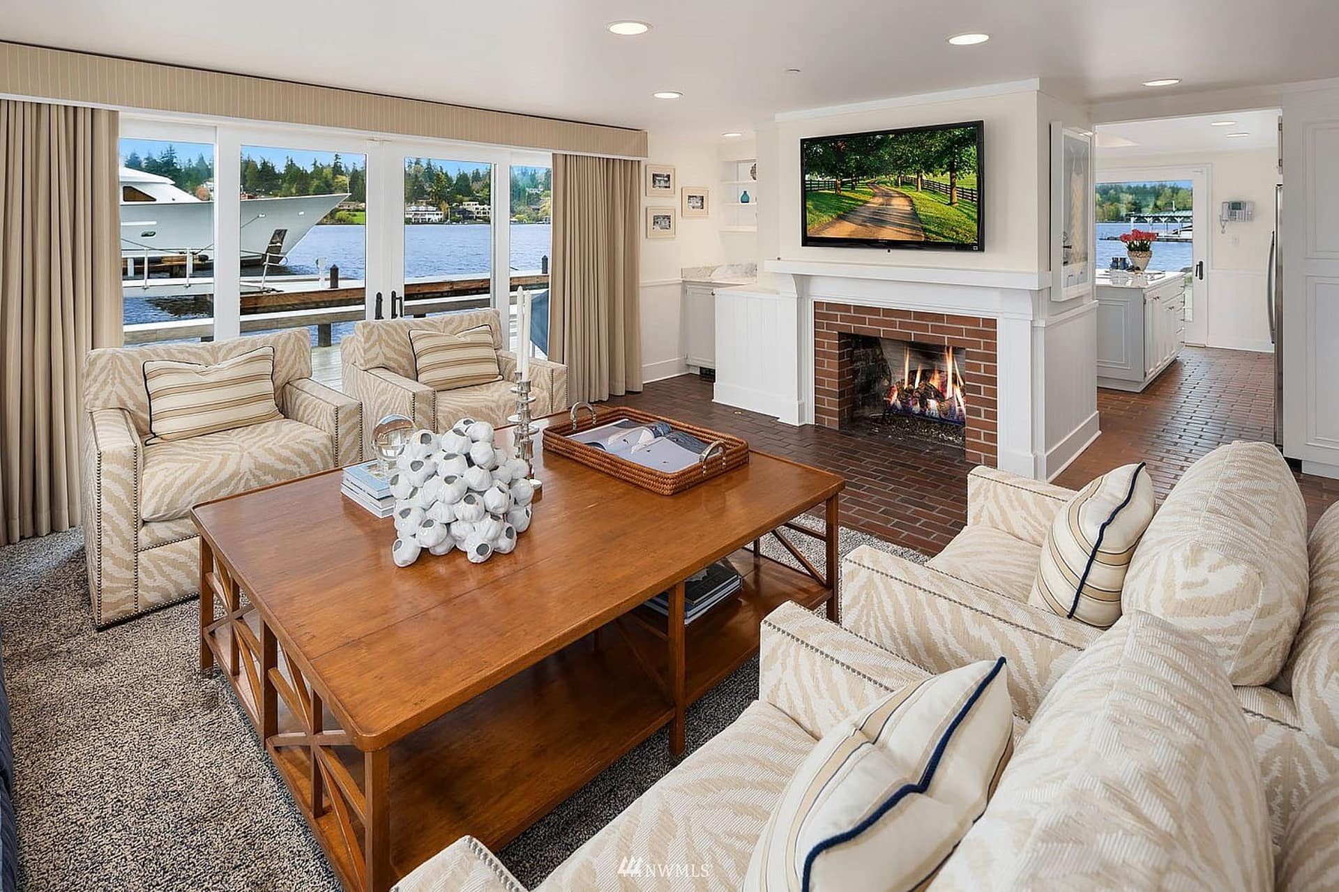 $70 Million Lakefront Estate In Hunts Point, Washington