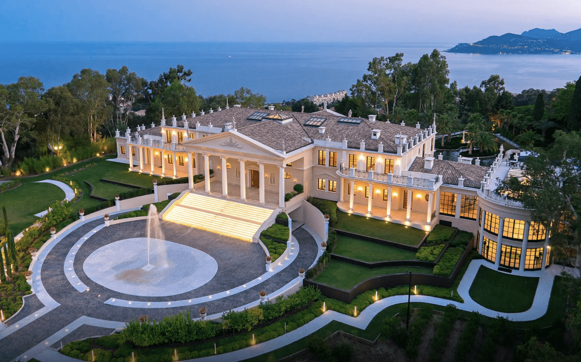 A Look at 4 Incredible International Homes (PHOTOS) - Homes of the Rich