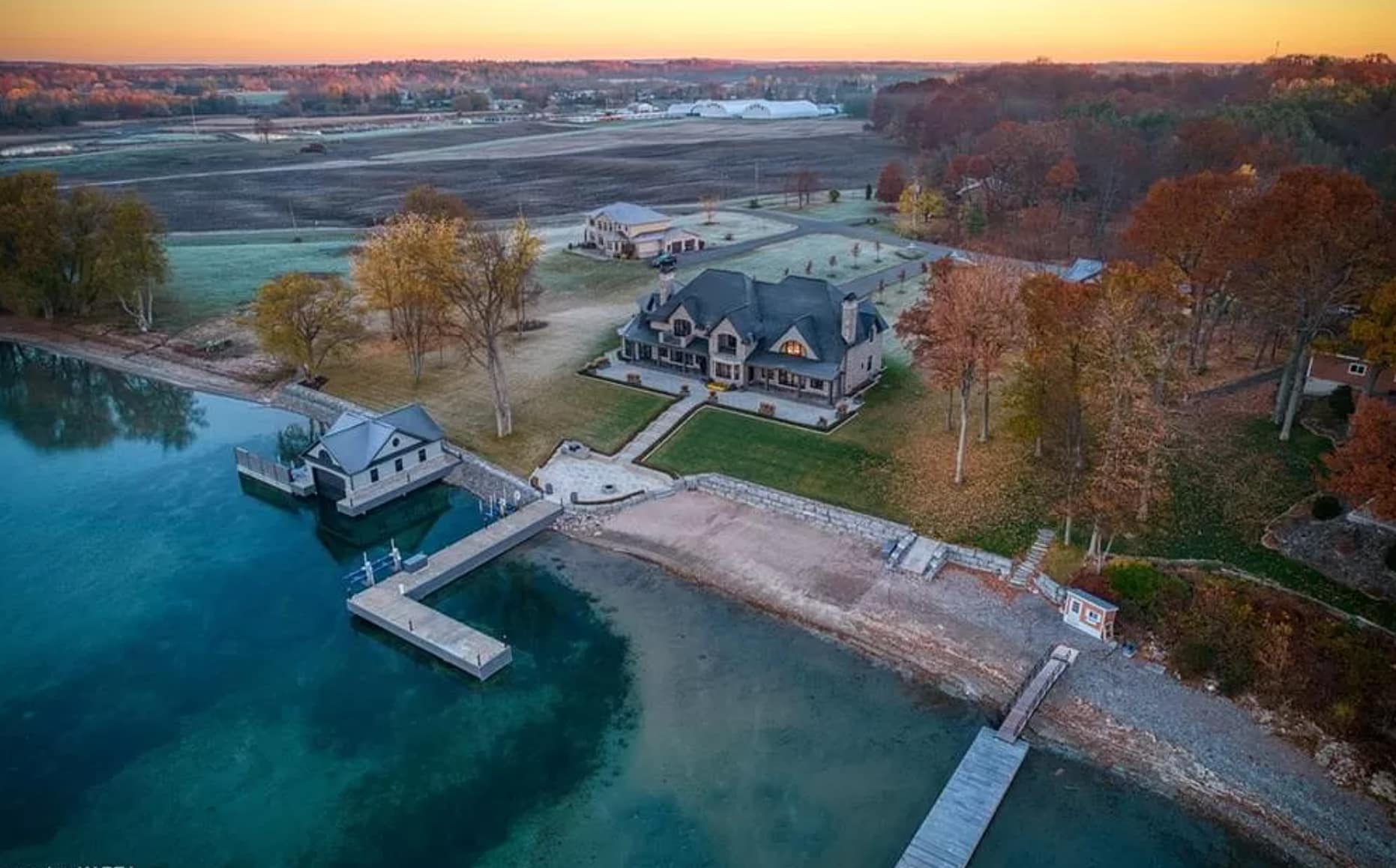 Waterfront Canada Home With Mini Indoor Hockey Rink (PHOTOS)