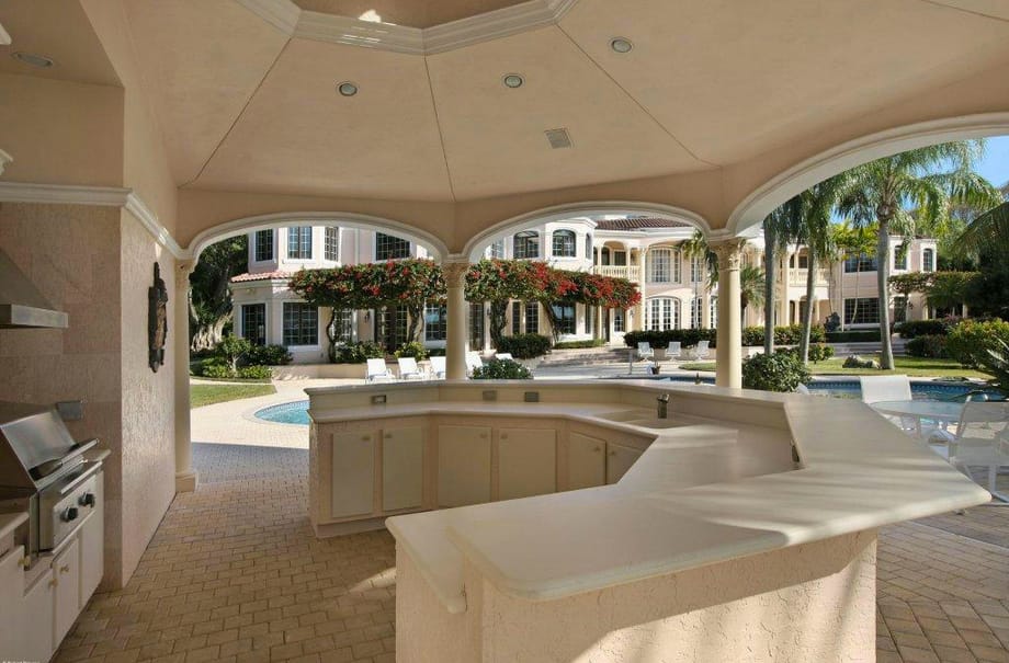 10 9 Million Gated Waterfront Estate In Hobe Sound Fl Homes Of The Rich