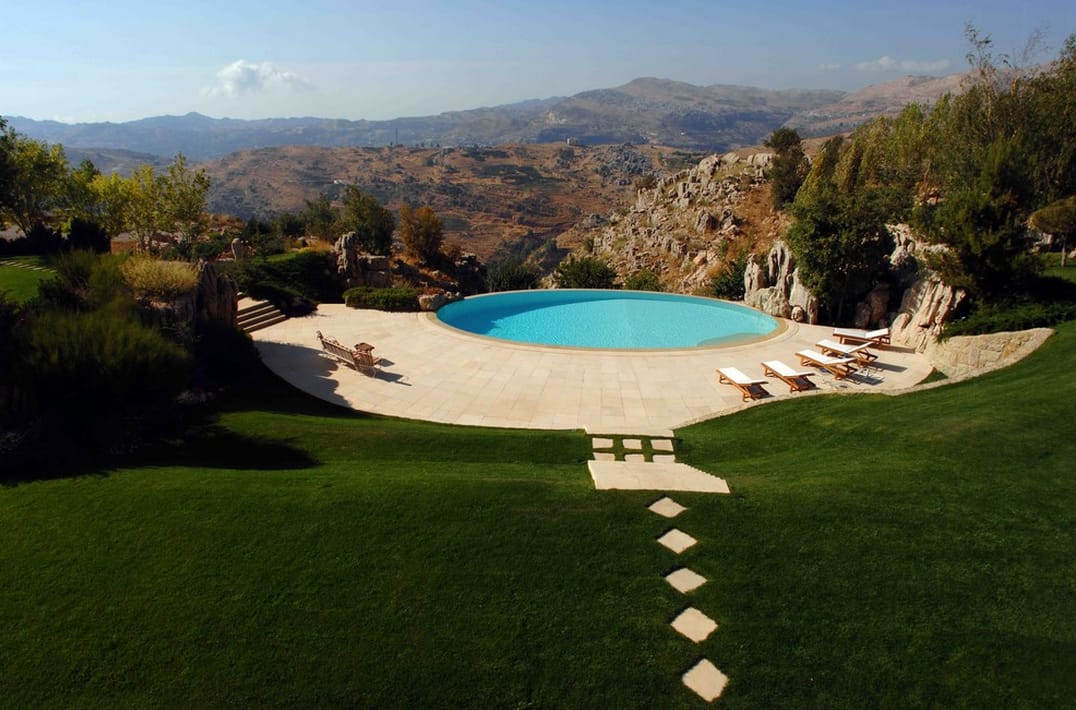 A Look At Some Swimming Pools With Amazing Views - Homes of the Rich