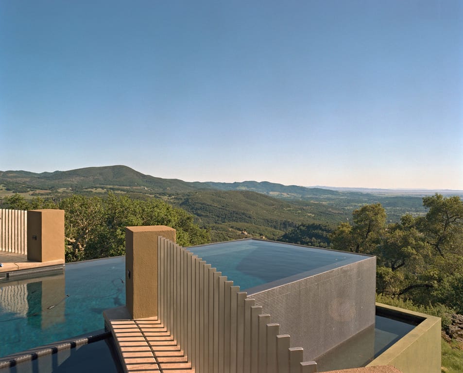 A Look At Some Swimming Pools With Amazing Views - Homes of the Rich