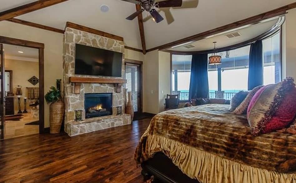 Trio Texas Ranch - A 40 Acre Ranch In Sanger, TX - Homes of the Rich