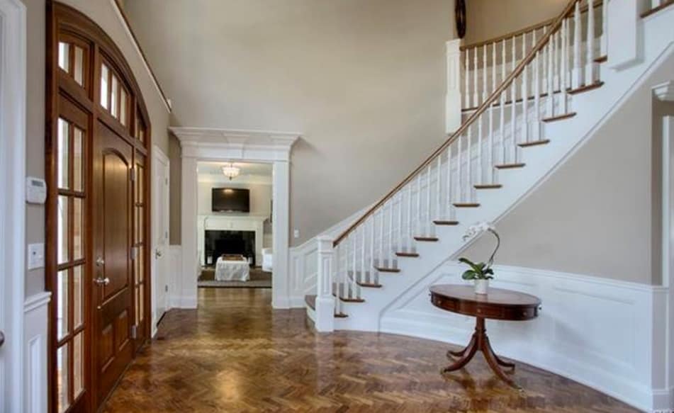 $3.395 Million Colonial Home In New Canaan, CT - Homes of the Rich