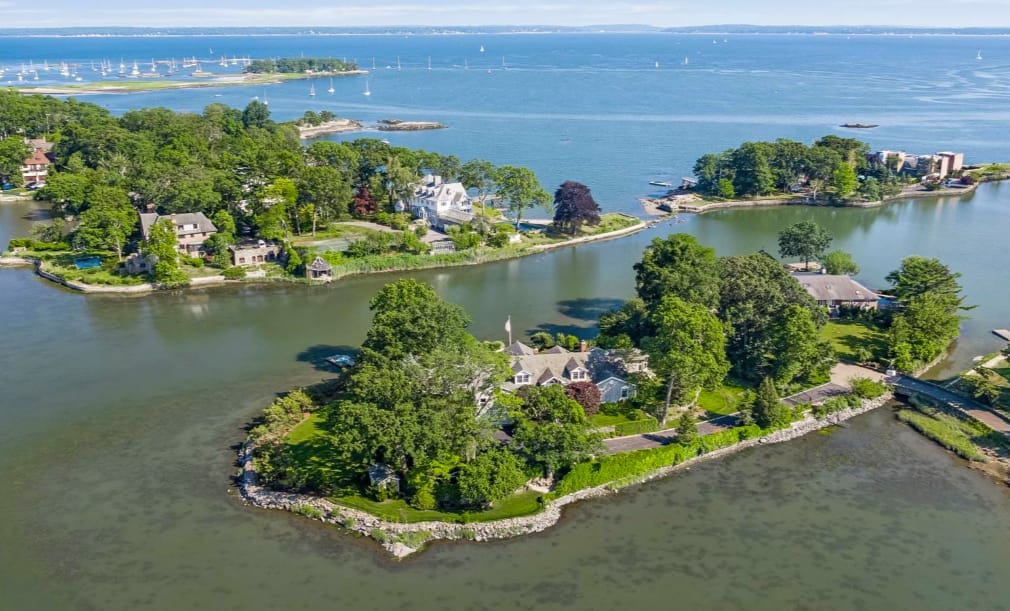 Bion Island - Homes of the Rich