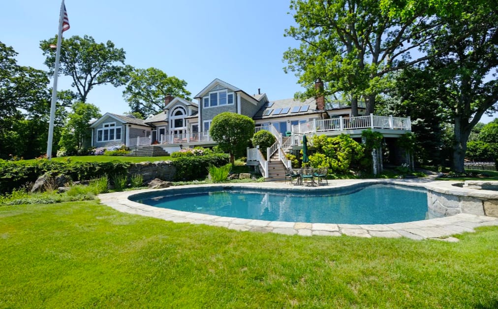 Bion Island - Homes of the Rich