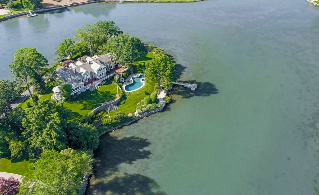 Bion Island - Homes of the Rich