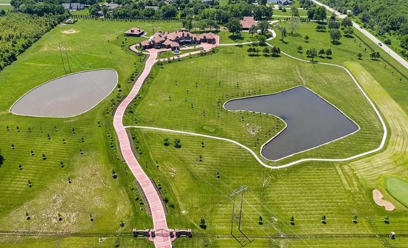 40 Acre Gated Estate In Stilwell, Kansas (PHOTOS)